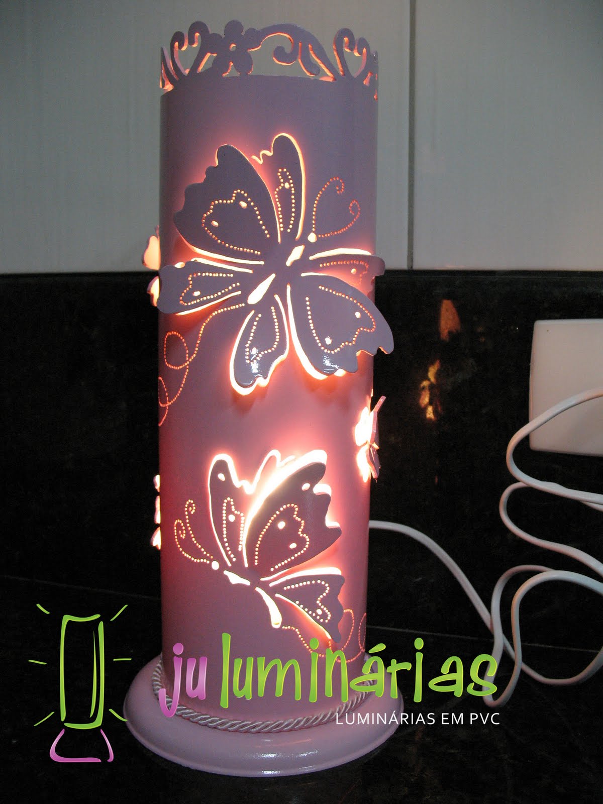 Ju Luminárias em PVC: Luminária em PVC - Borboletas Rosa