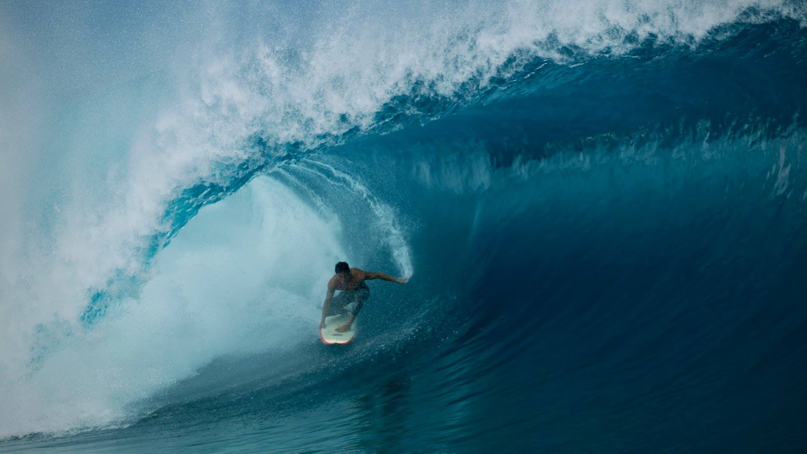 Comienza la temporada en Teahupoo
