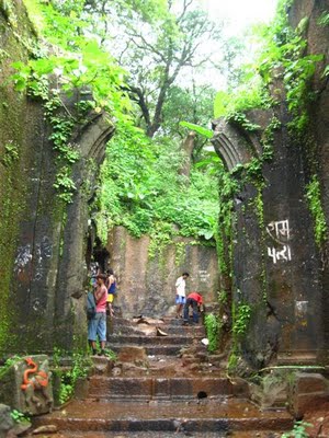 Best Tourist Places: Mahuli Fort Trek
