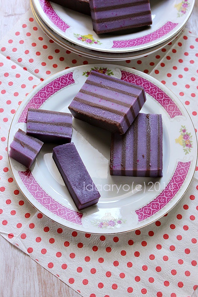 Ida's Homemade......: Kue Lapis Beras Ubi Ungu .......not so pretty ...