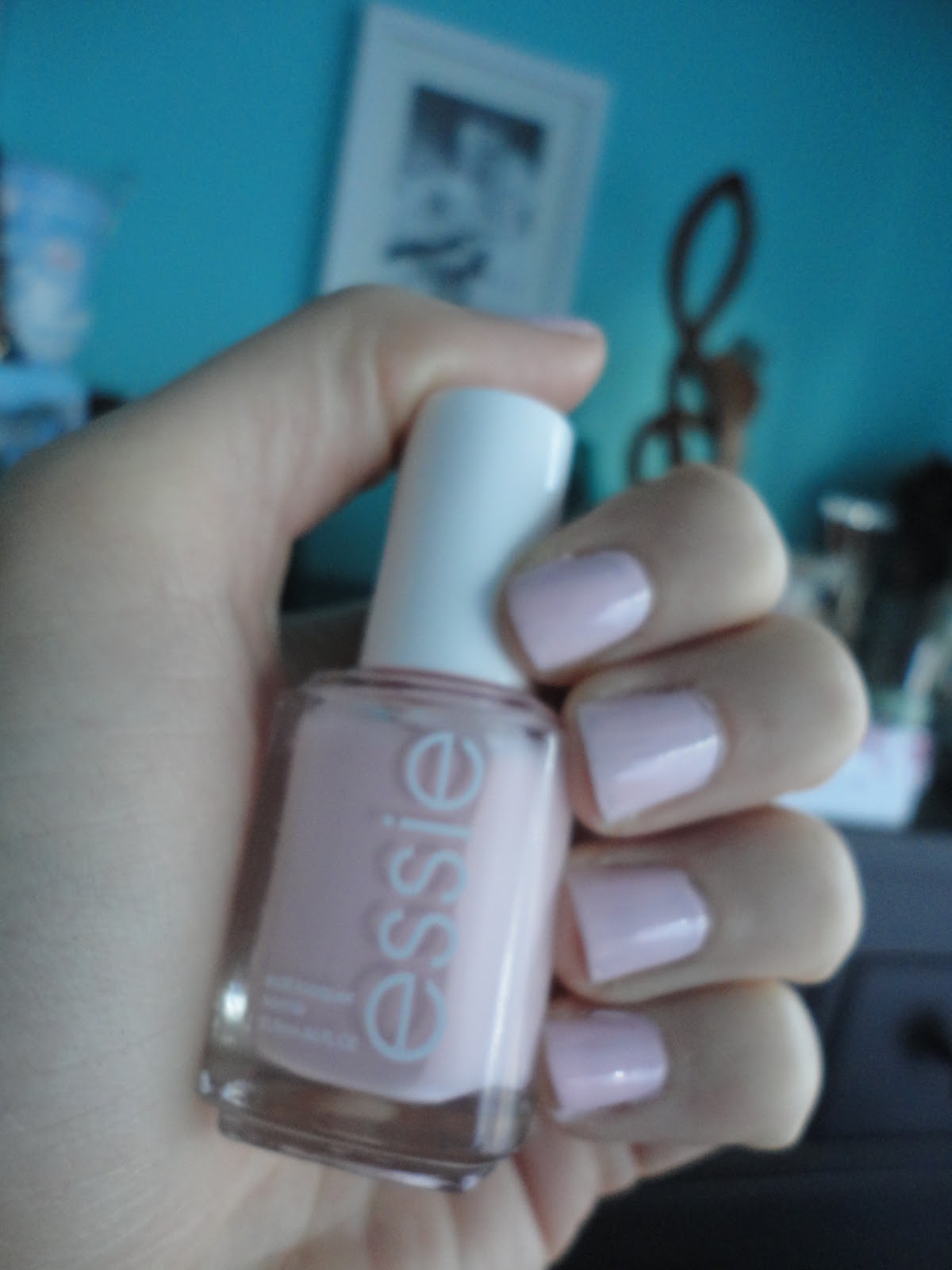 Nail of the Day: Essie 'Fiji' | Natalie Loves Beauty