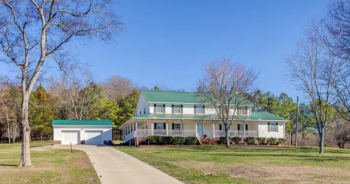 The Half Finished House: Welp, we moved!