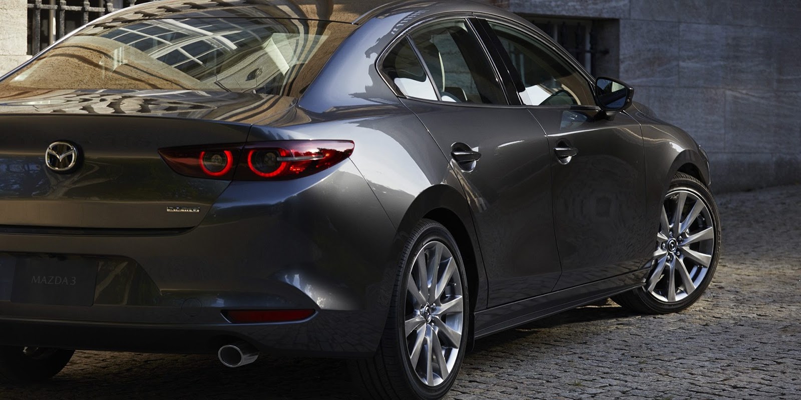 [update]Novo Mazda 3 apresentado | Quatro rodas e um volante!