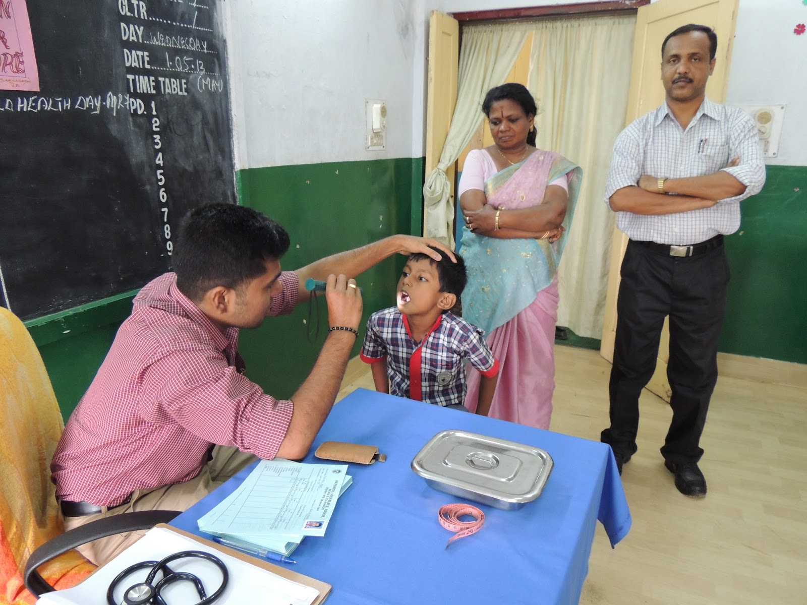 Kendriya Vidyalaya, Adoor(I): Students Medical Check-up in Vidyalaya
