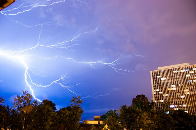 rapidworldnews: Incredible lightning strikes captured