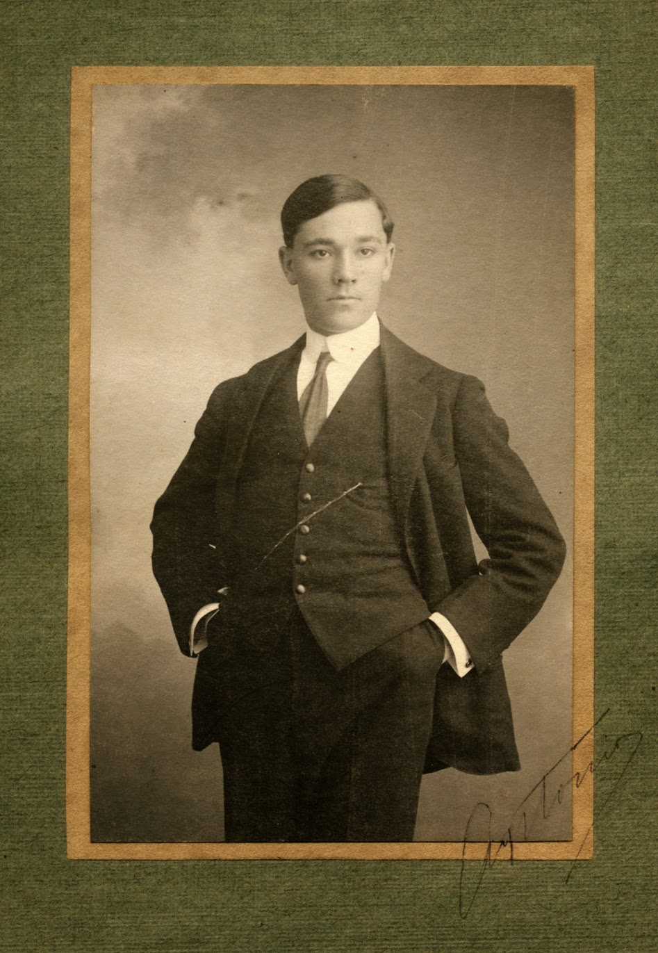 Associação António Fragoso: António Fragoso