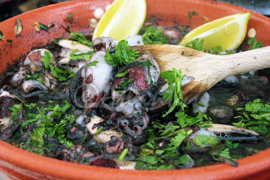 Terapia do Tacho: Choquinhos à Algarvia (Baby cuttlefish Algarve style)