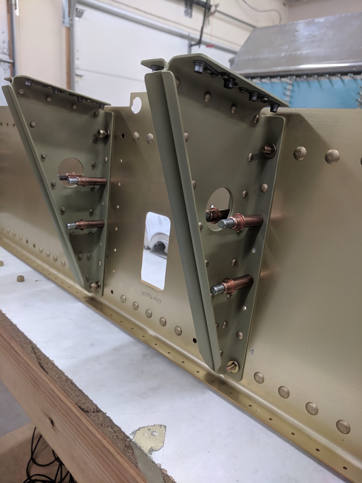 Damazio family's RV-10 project: Mid-fuselage bulkheads primer and riveting