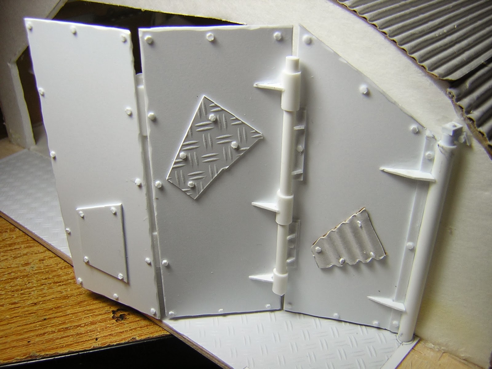 Warhammer 40k Orks (and more): More on the Ork Dakkajet hangar..doors ...