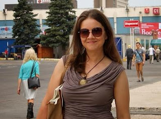 Biografia LAURA ADAMACHE blogger culinar si autoarea unor carti cu ...