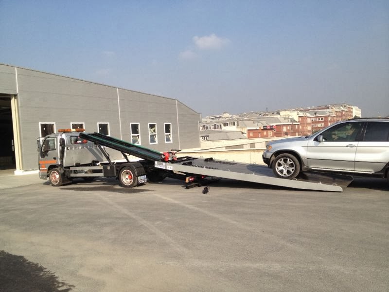 Truck Recoveries: RECOVERY VEHICLES