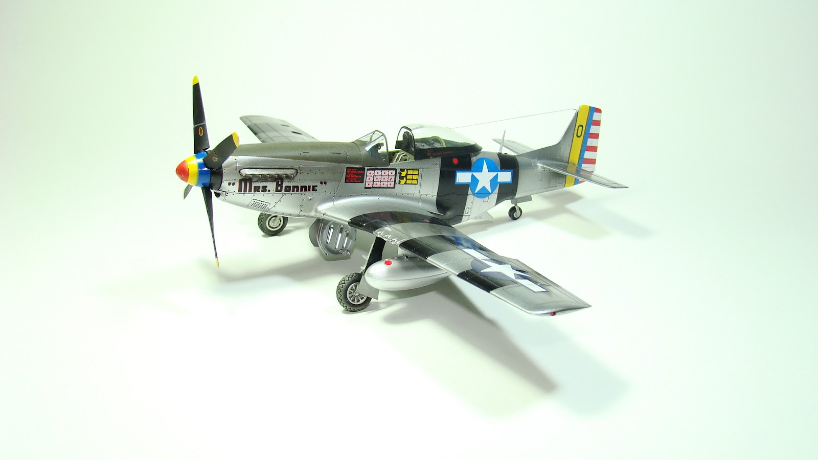 ernimodels: P-51K of 348th Fighter Group, pilot Lt. Col Bill Dunham 1/48