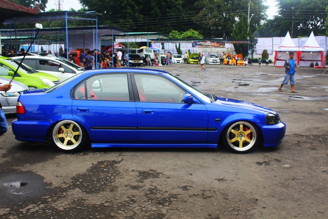 MODIF MOBIL FERIO STAND MINIMALIS