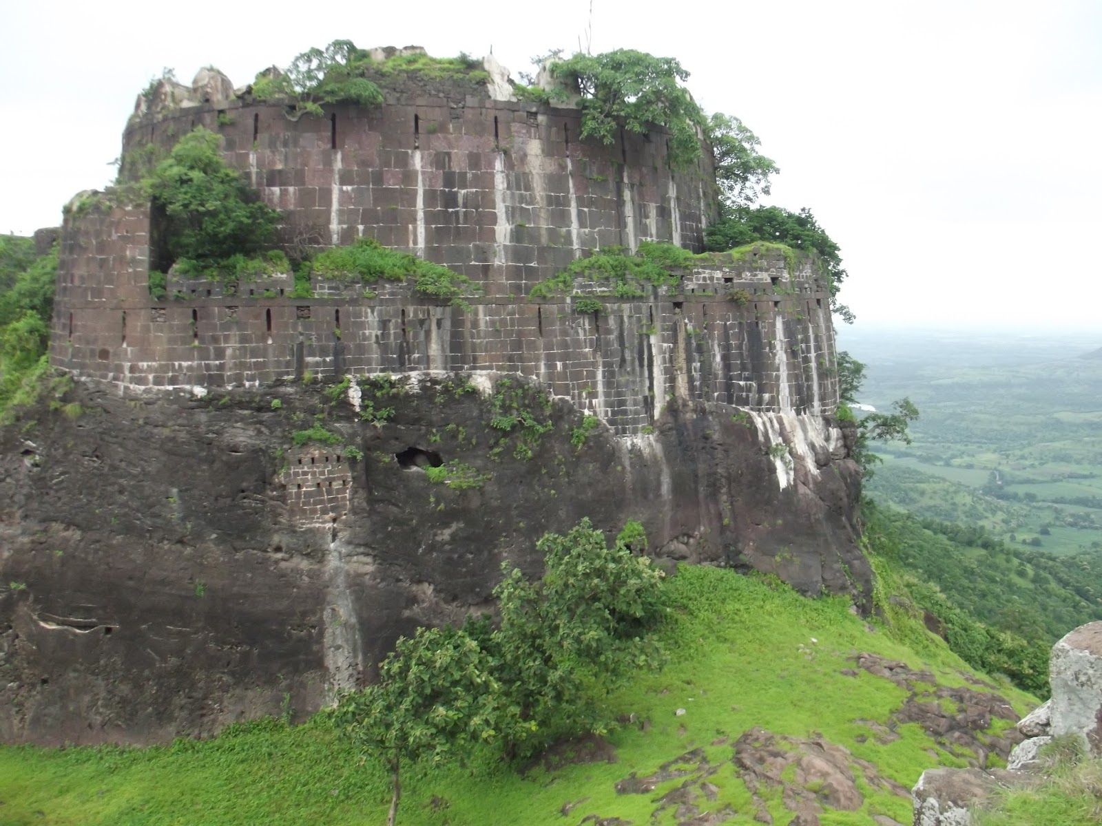 डोंगर भाऊ ( Dongar Bhau ): अंतुर किल्ल्यावरचा गुप्त (भूयारी) मार्ग ...