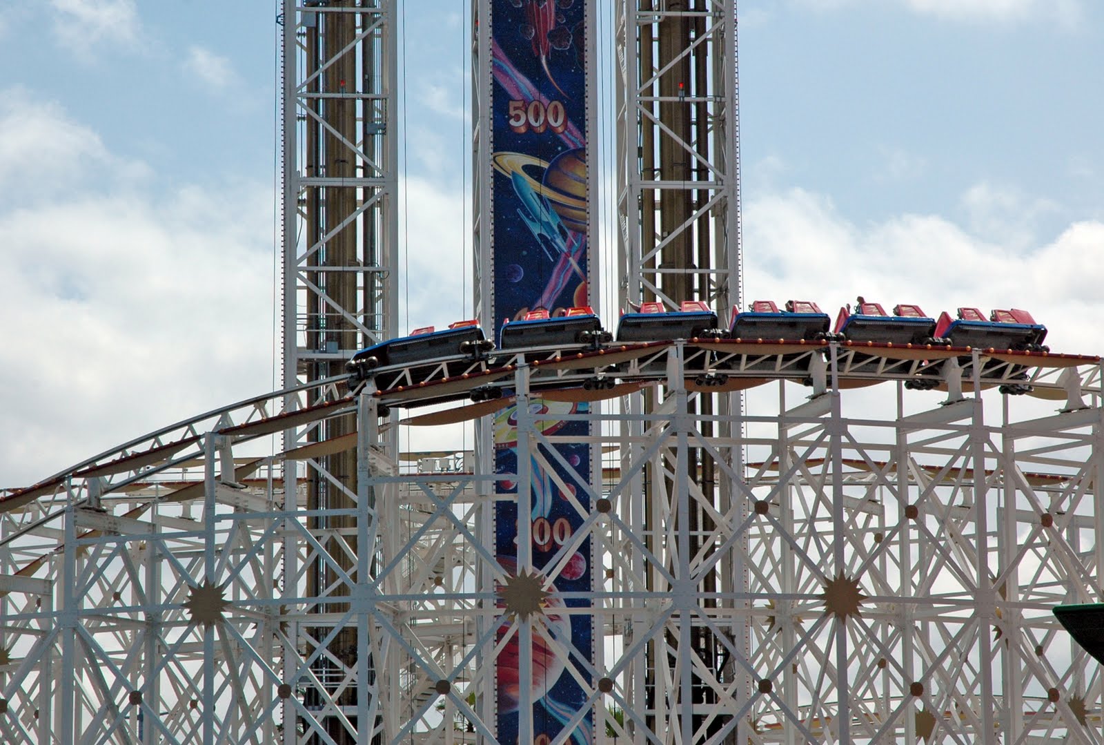 NewsPlusNotes: A Blast From The Past - Disney's California Screamin'