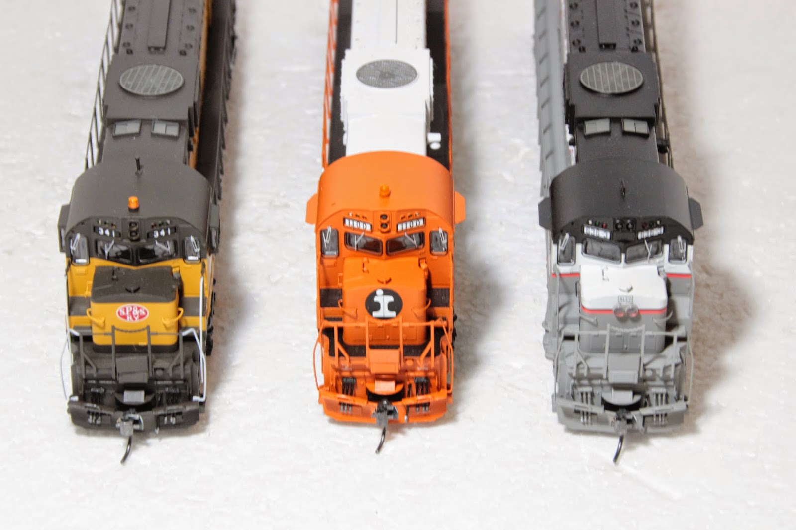 Barcoola: review of Bowser Alco C636 locomotive with sound