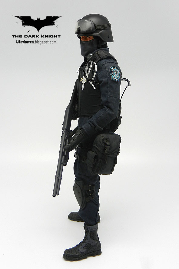 toyhaven: Hot Toys "The Dark Knight" 1/6 Gotham City Police Department ...