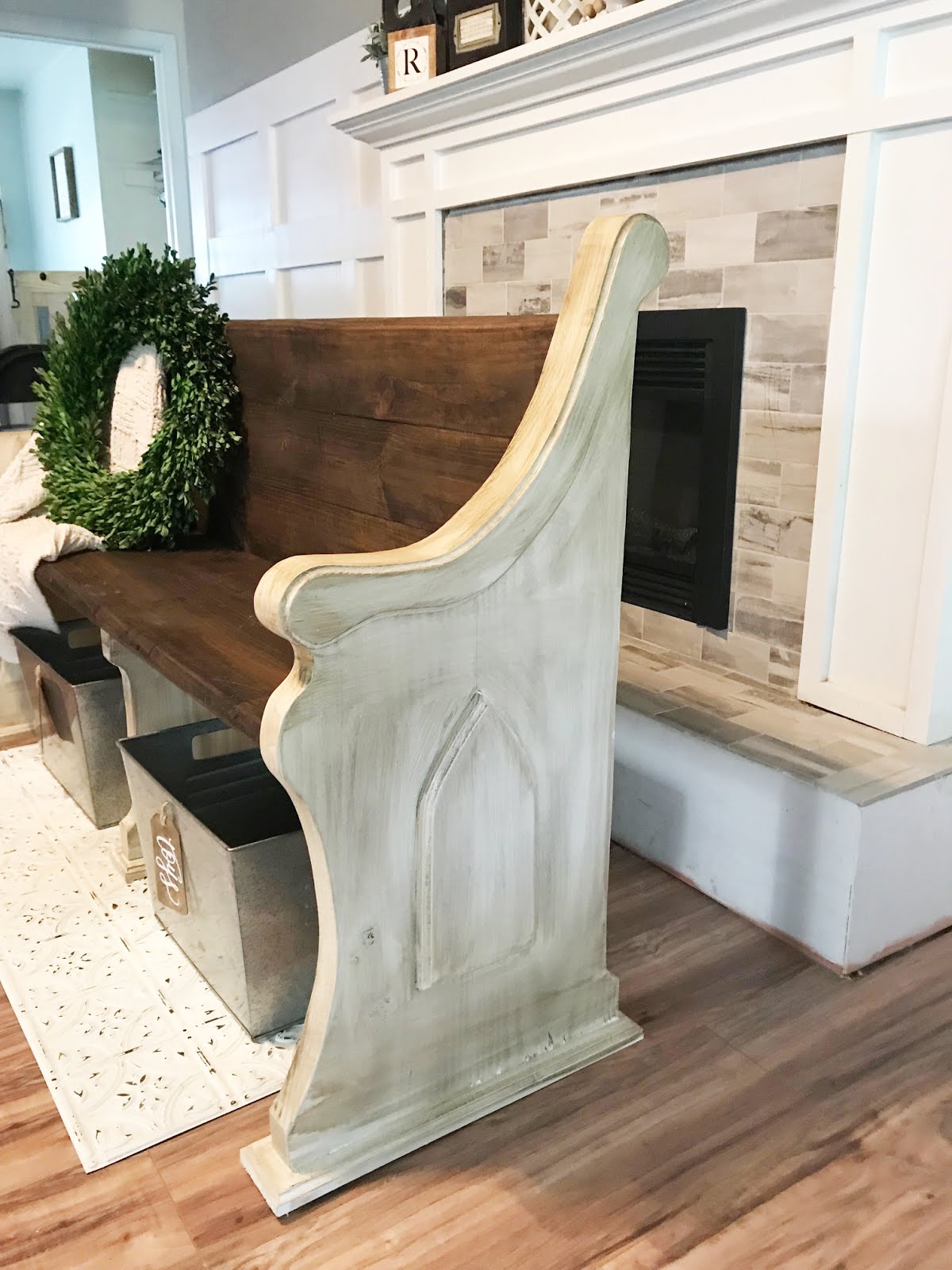 Locklyn House : Church Pews