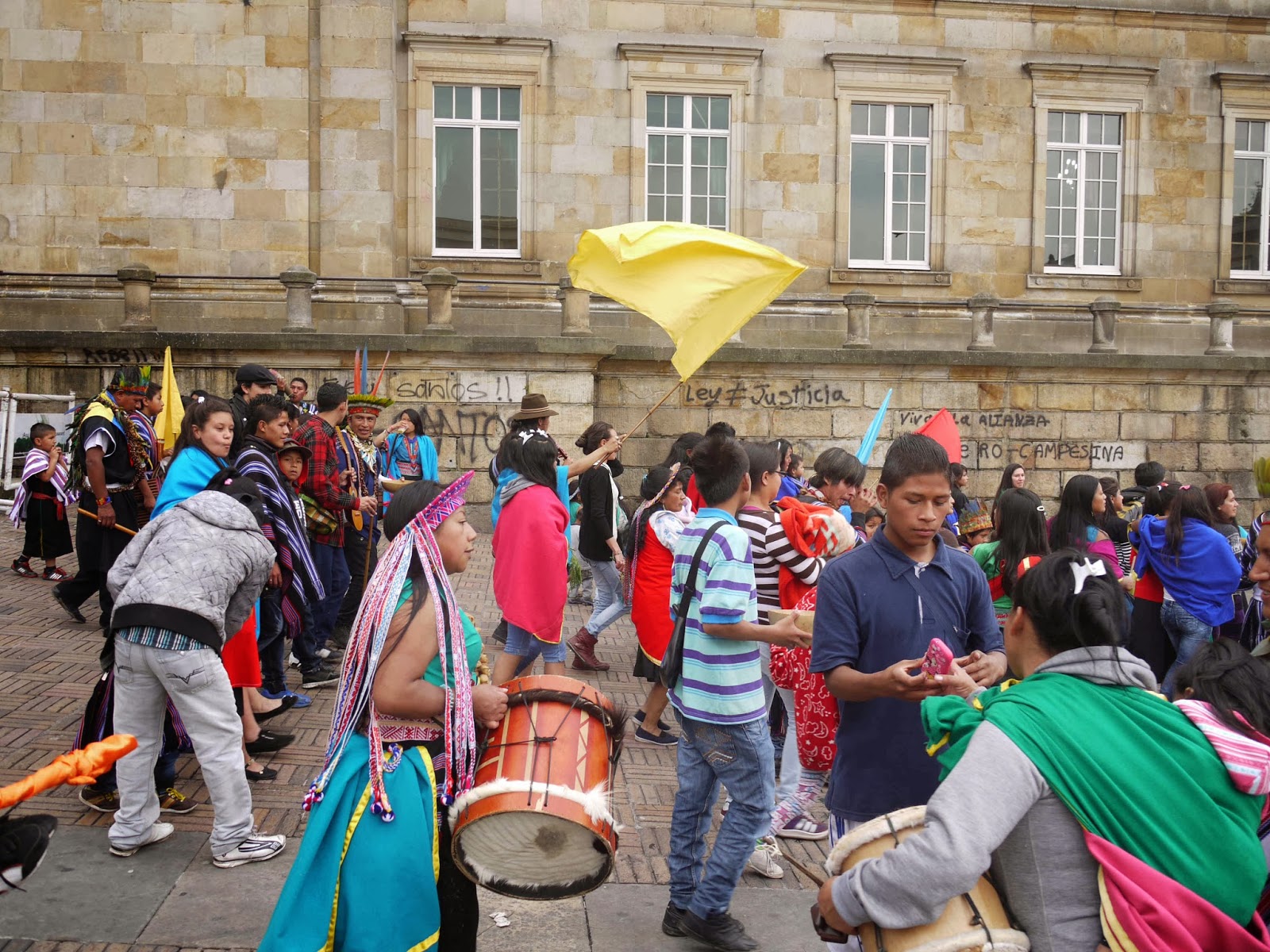 Mike's Bogota Blog: The Ingas' Carnaval of Pardon