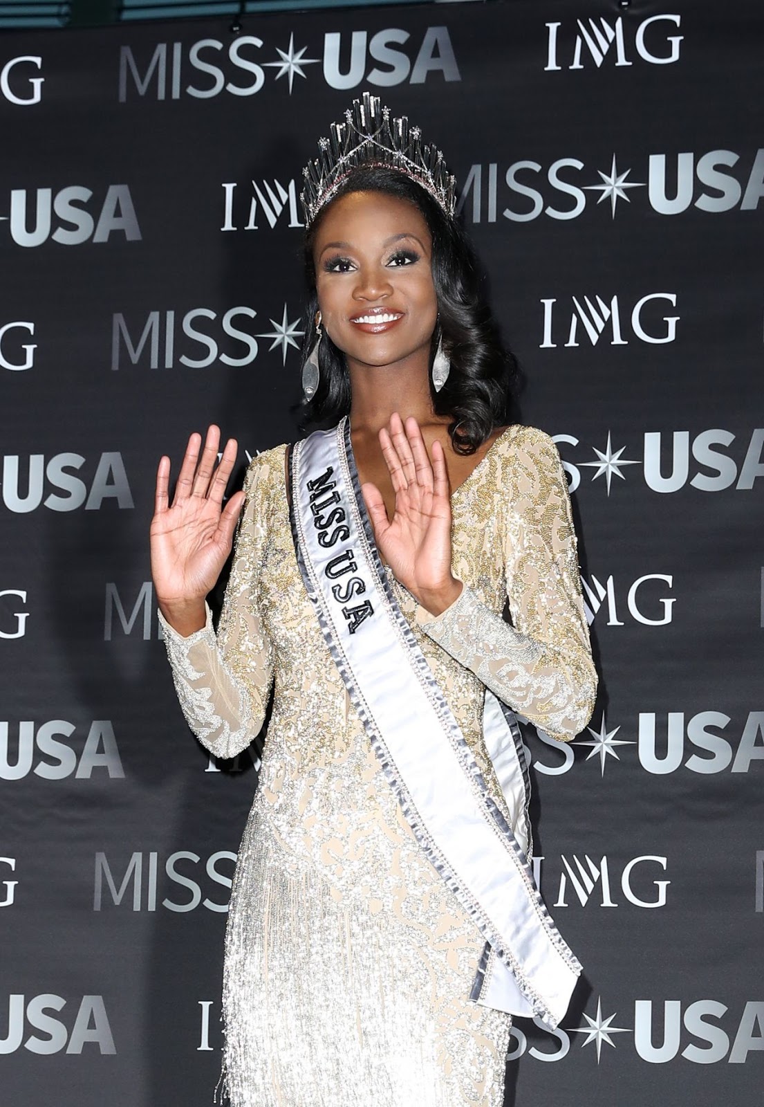 Army Reserve Officer crowned Miss USA 2016