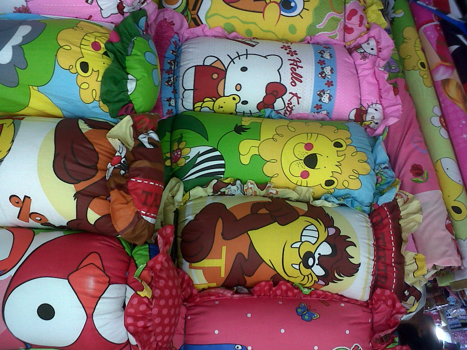 Sarung Bantal Cinta, Sprei dan Guling | Rumah Jivera