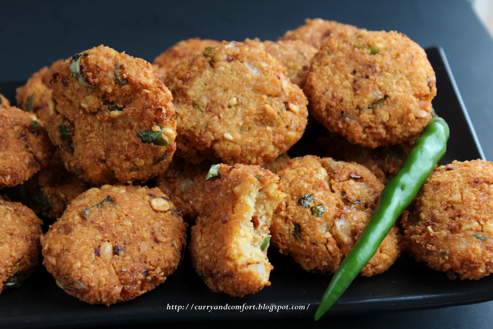 Kitchen Simmer: Chana Dhal Masala Vadai ( Deep Fried Lentil Snack)