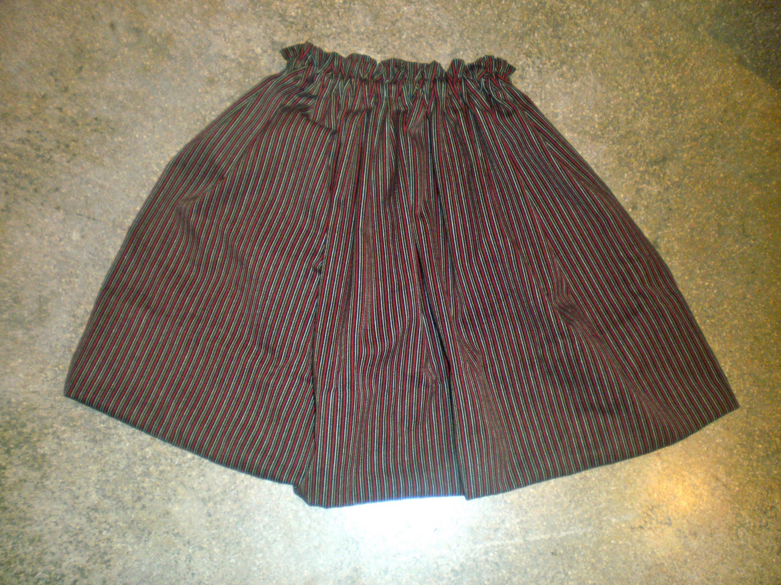 Trapeando: hilos y trapos: TRAJE DE PAYESA Y "REVETLLA DE SANT ANTONI"