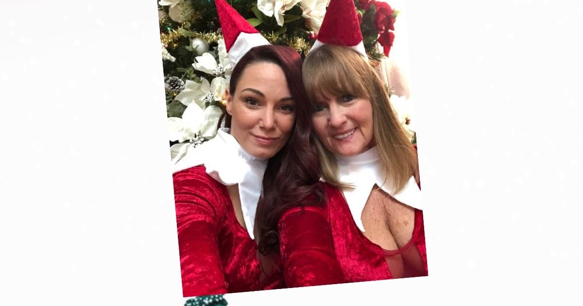 Superbecca: Merry Christmas from Becca & Robin