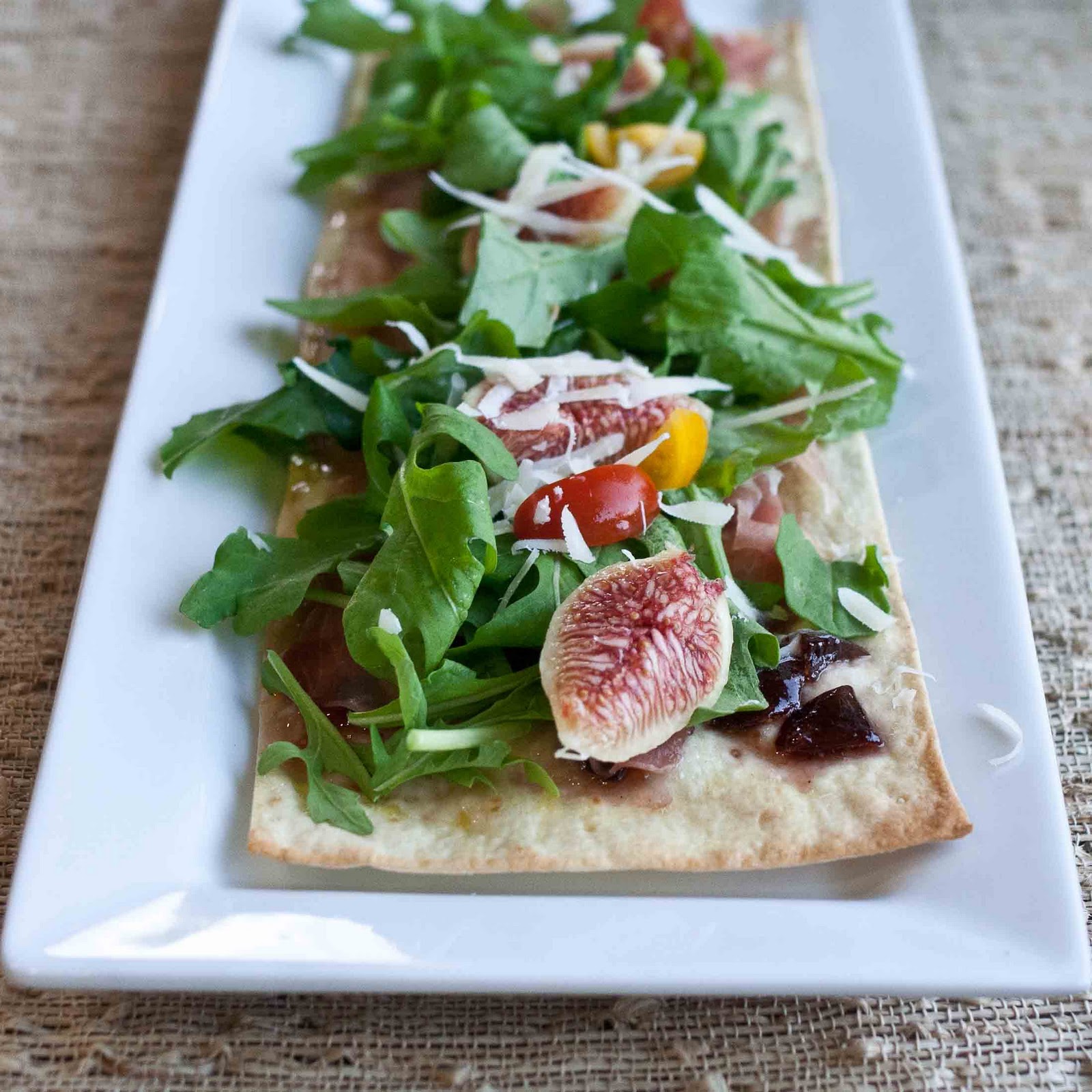FOODjimoto: Fig and Arugula Lavash Pizza