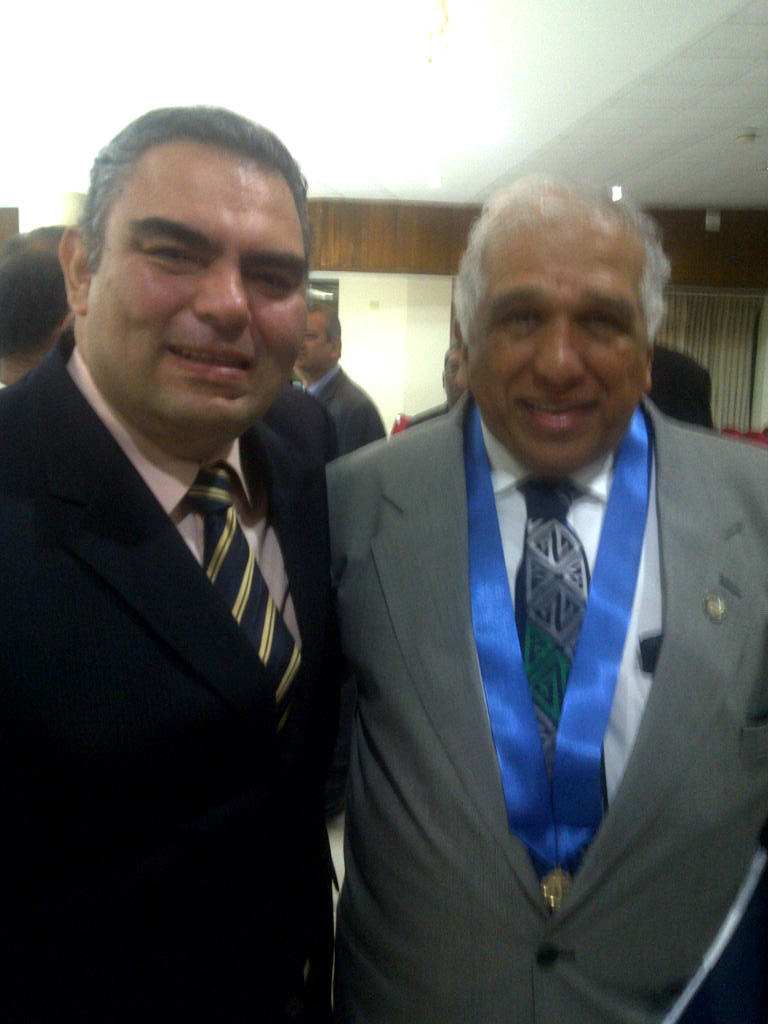 UIP-ULACIT- CONECTING: Premio Universidad otorgado al Dr. Adán Ríos.