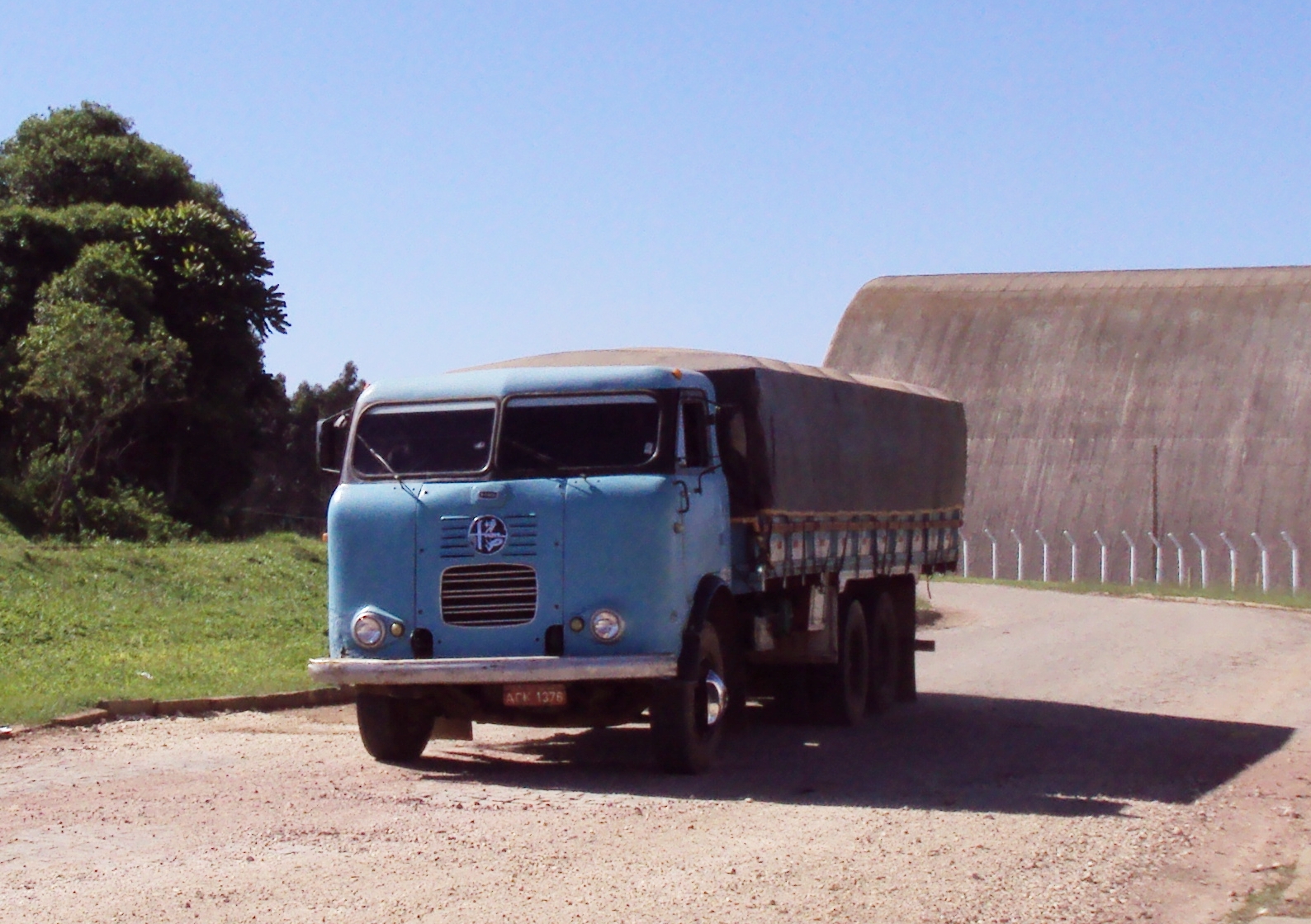 Veículos em Geral: Caminhão FNM D11.000