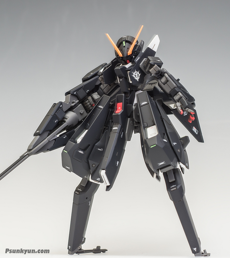 Painted Build: HGUC 1/144 RX - 124 Gundam TR - 6 [WOUNDWORT] (Re - Zeon)
