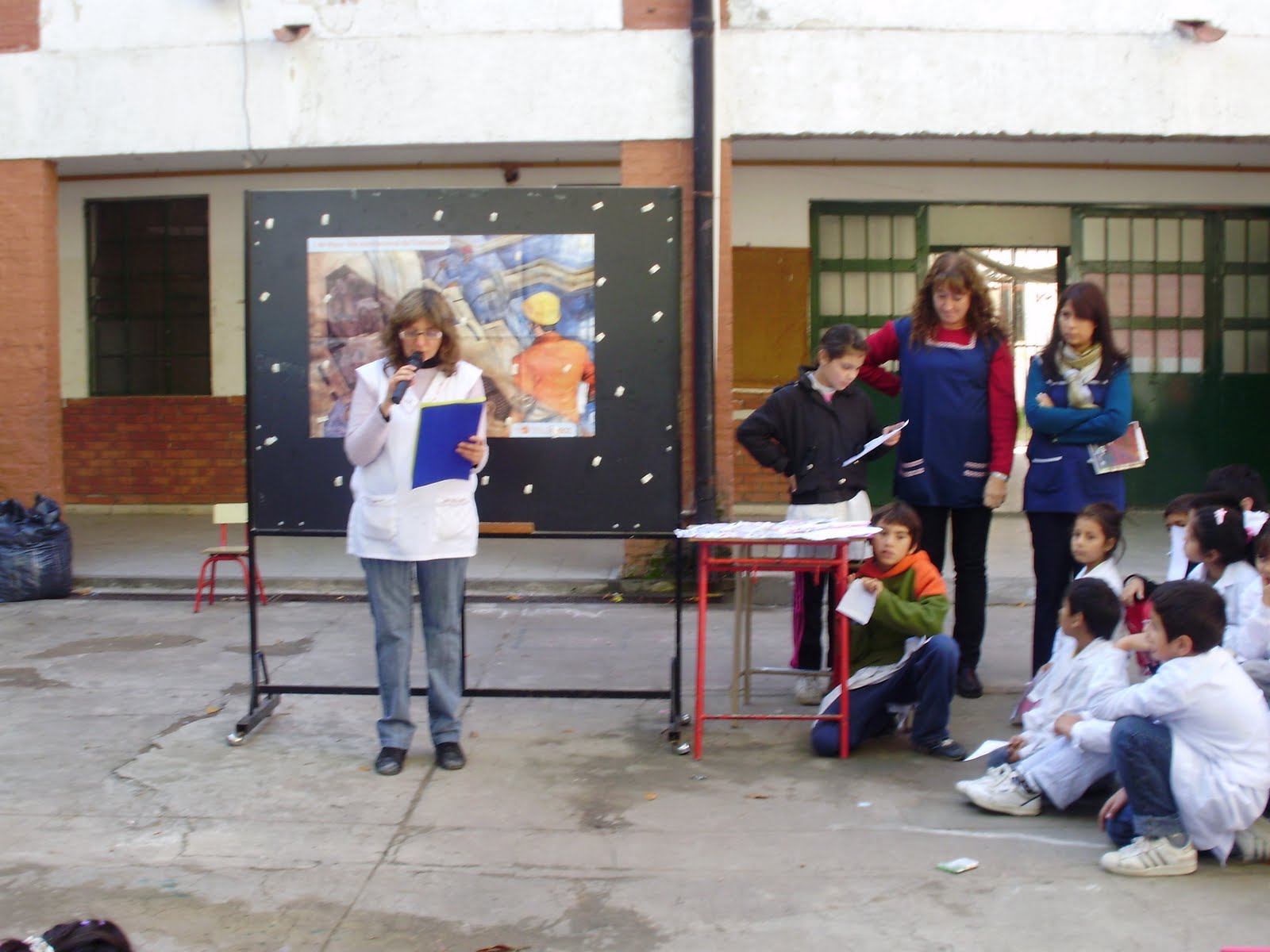 Escuela 1210 "LUIS RULLAN": 1 de mayo: "Día Internacional del Trabajo"