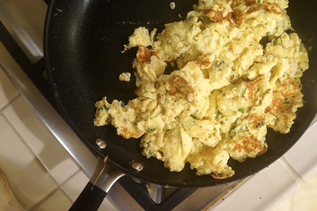 siriously delicious: Fresh Corn & Egg Scramble