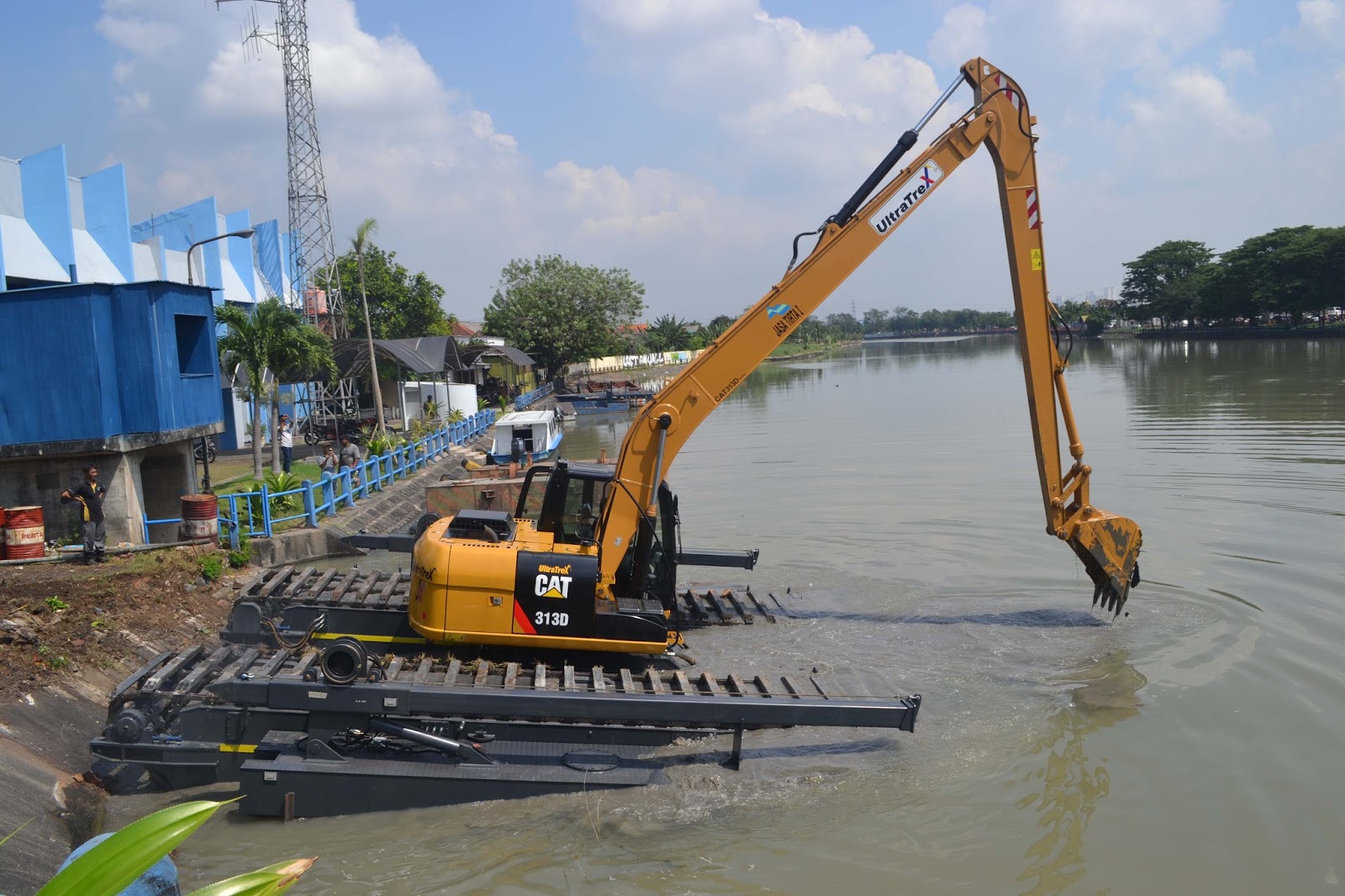 Amphibious Excavator