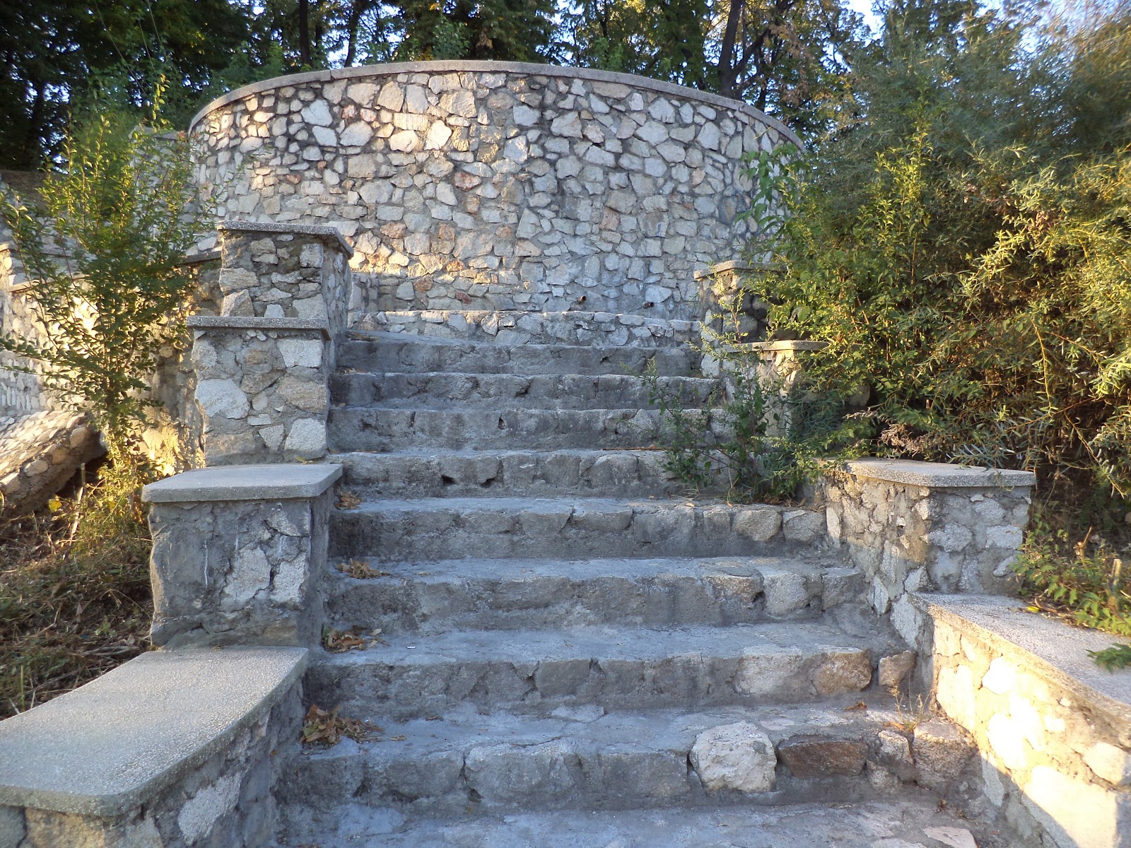 Romania... la pas: Podul lui Apolodor din Damasc sau Ruinele piciorului ...