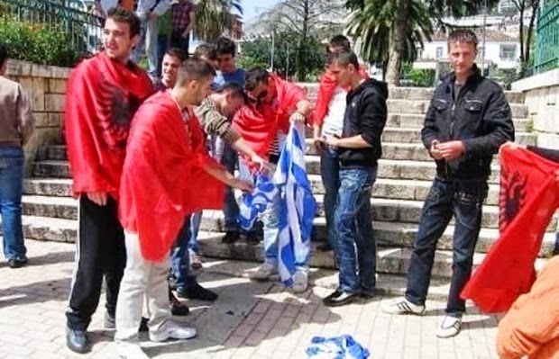 "ΕΠΡΕΠΕ ΝΑ ΠΕΣΕΙ ΠΕΙΝΑ ΣΤΟ ΜΠ@ΥΡΔΕΛ@ ΓΙΑ ΝΑ ΑΡΧΙΣΟΥΝ ΝΑ ΑΡΑΙΩΝΟΥΝ ΟΙ ...