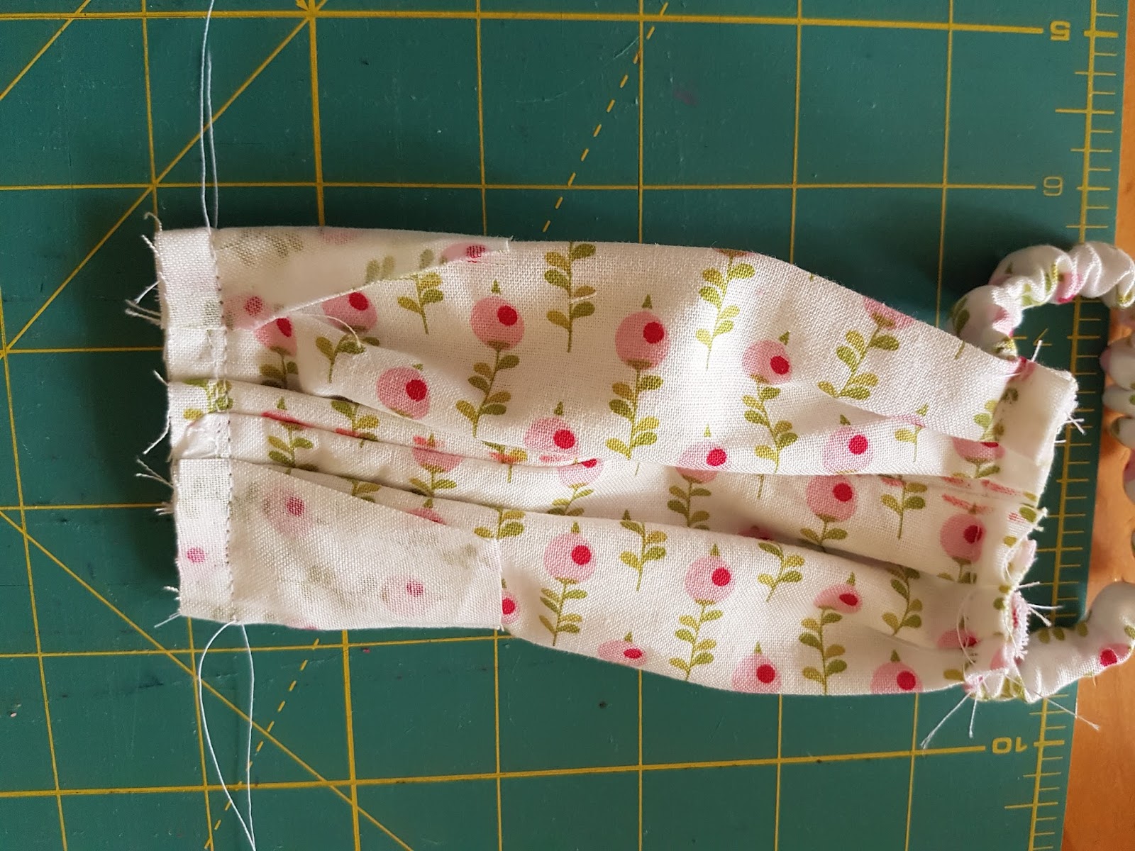 Cassthecoolest's creativity: Doctor/Nurse mask free tutorial and ...