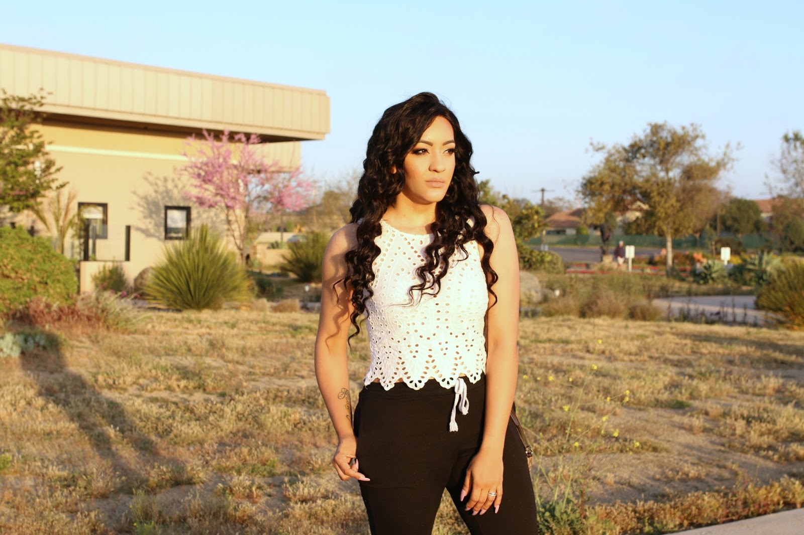 Outfit Relajado Blanco y Negro | JasminMakeup1