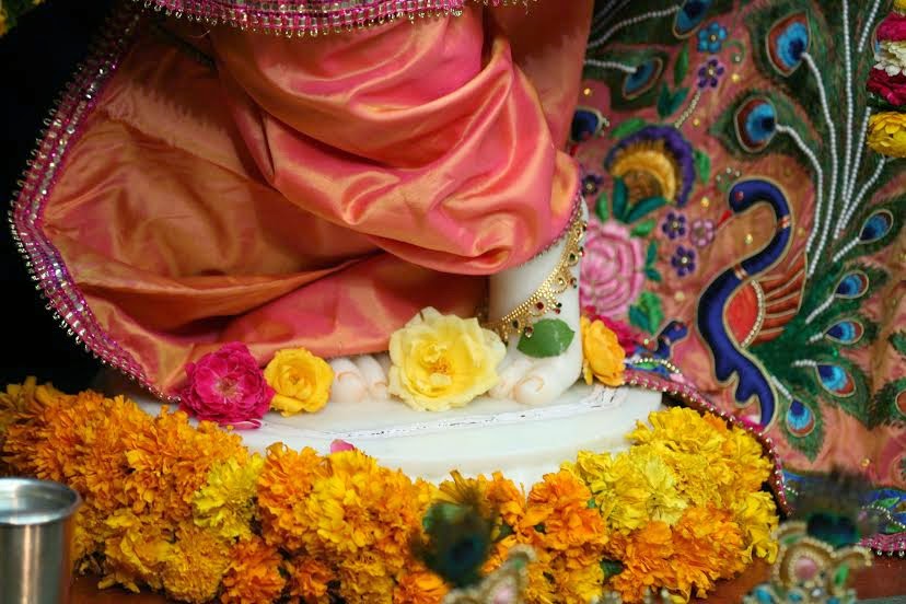 Sri Sri Radha Vrindavan Chandra (Sri Krishna and Srimati RadhaRani ...