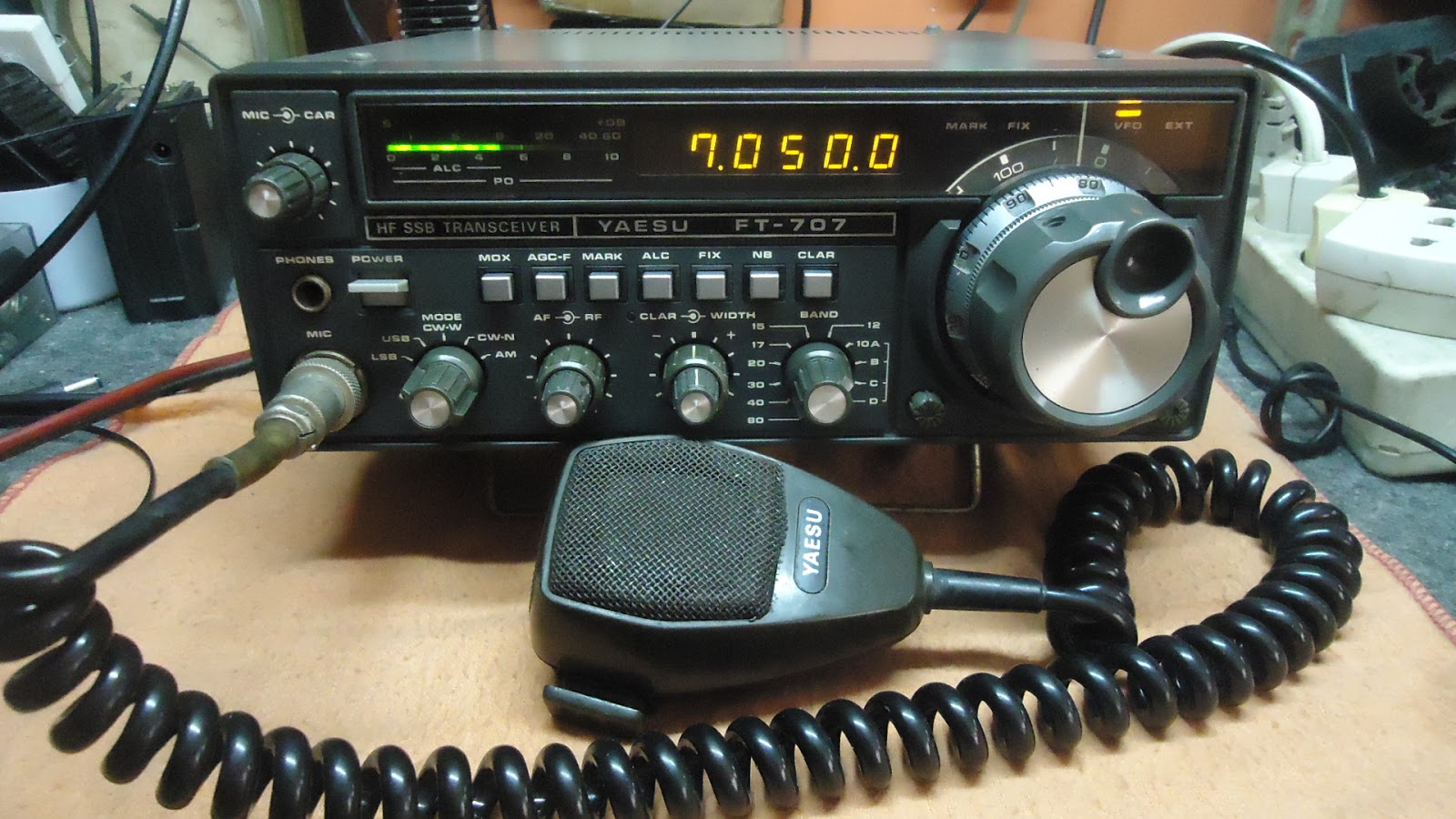 OBIN RADIO: HF Yaesu FT707 & Tuner FC707(SOLD)