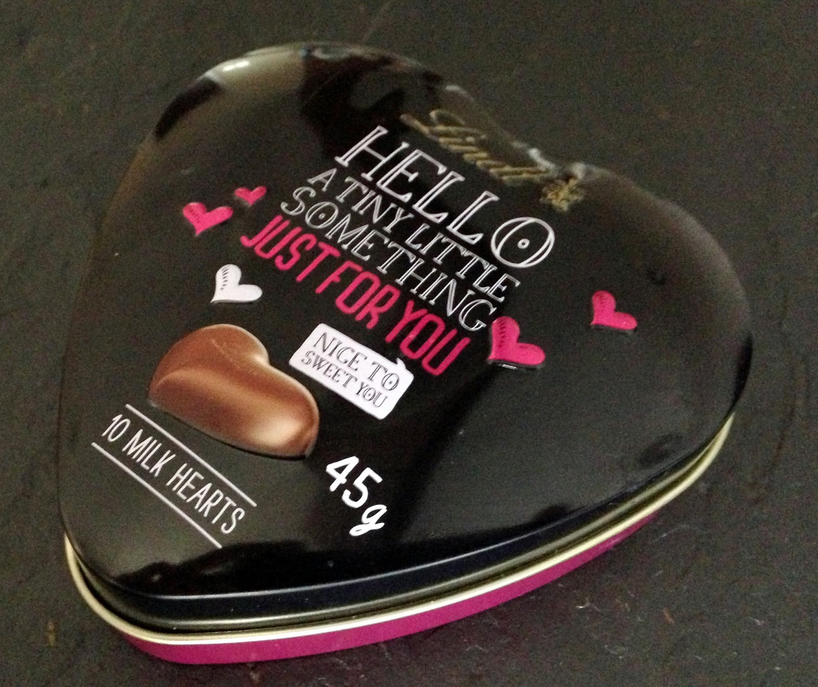 Lindt Hello Chocolate Bars Review - BakingBar