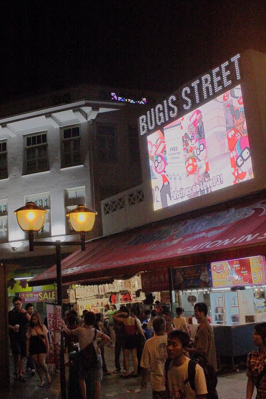 Singapore: Bugis Street - Travel in Note