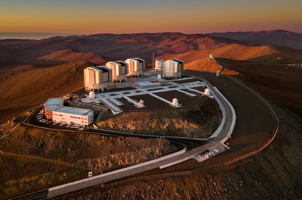 El Very Large Telescope (Telescopio Muy Grande) de ESO.