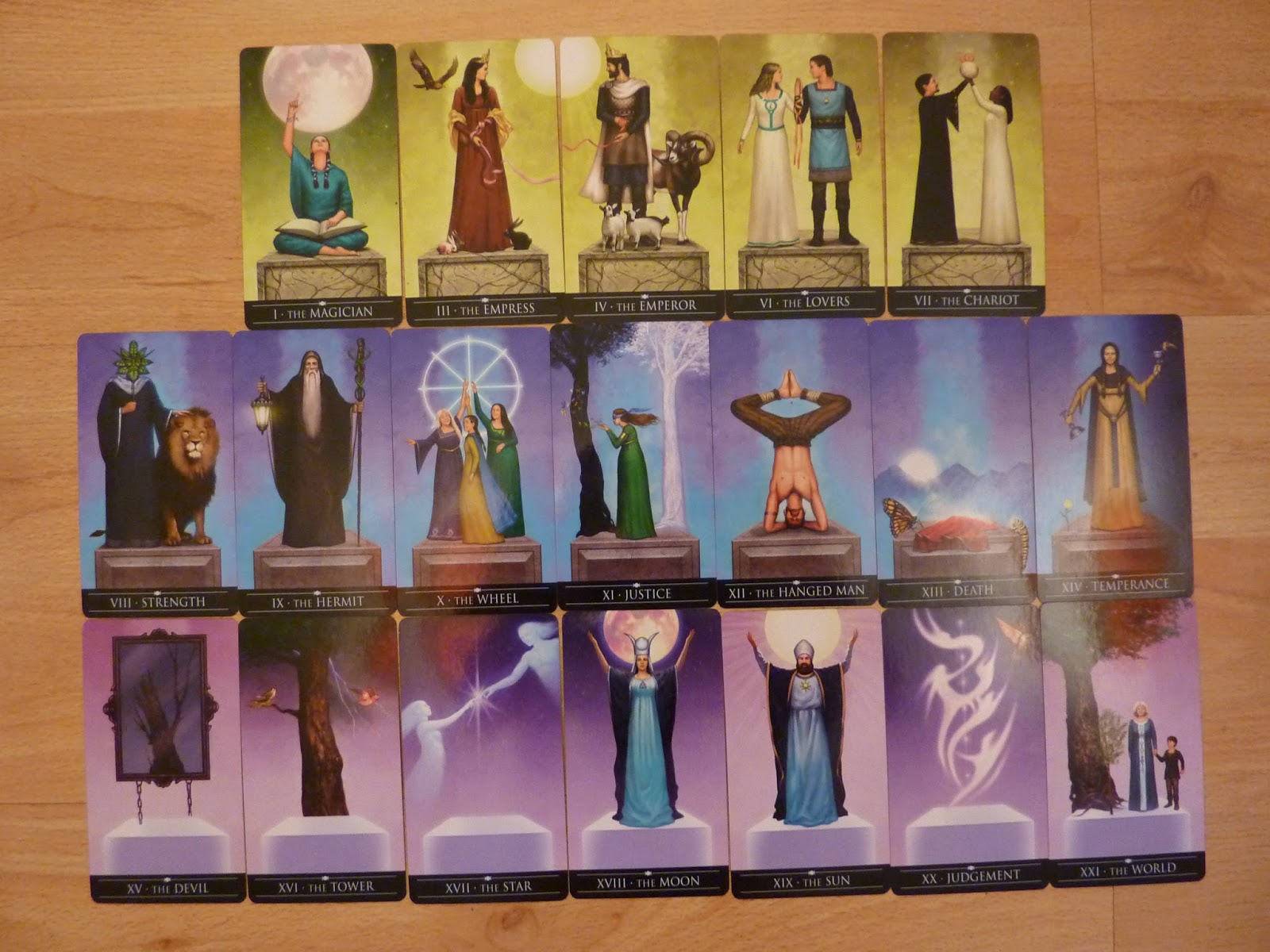 Rowan Tarot: Deck Review - Silver Witchcraft Tarot