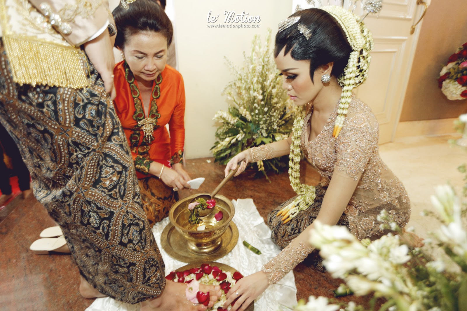 Le Motion Photo: Stephanie & Gilang Wedding (Pernikahan adat Jawa)