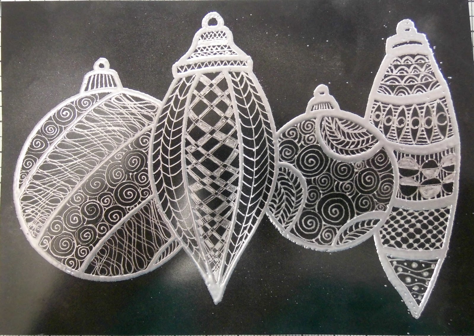 Sarah's Craft Shed: Christmas Bauble Zentangle