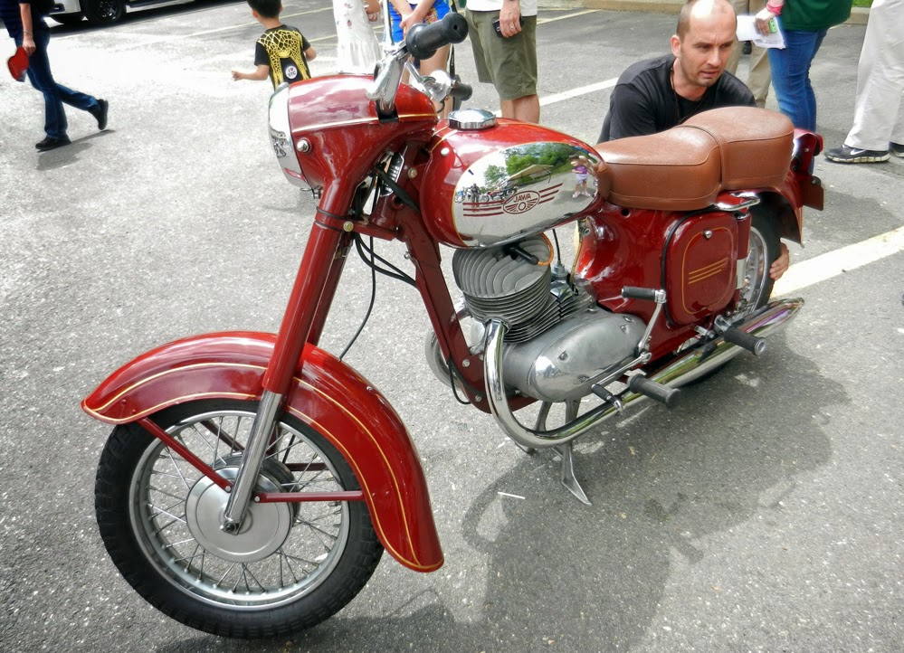 RoyalEnfields.com: No Royal Enfields? I love to look at JAWA motorcycles