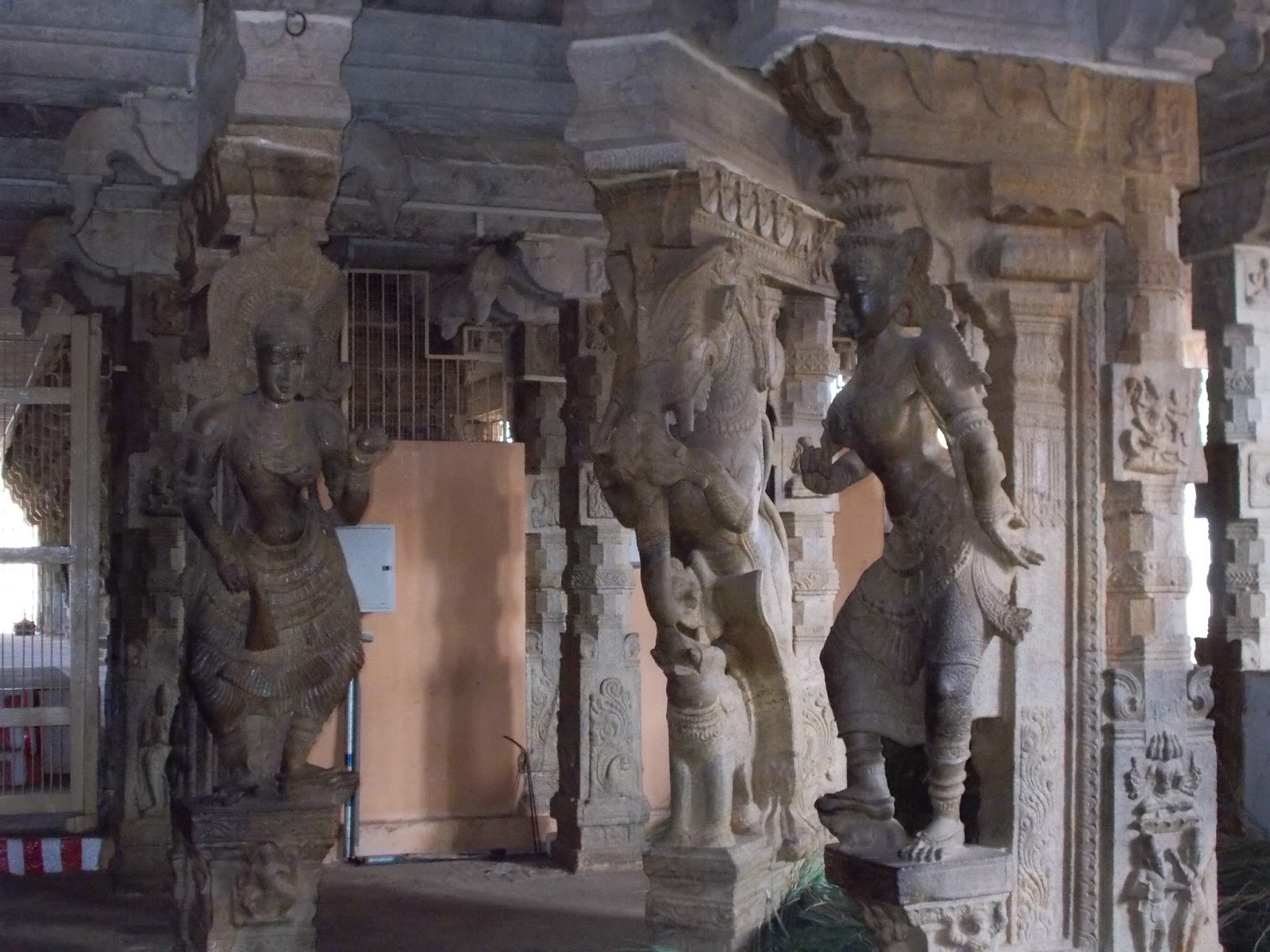 Navathirupathi Tourist Guide: Thirukurungudi Perumal Temple