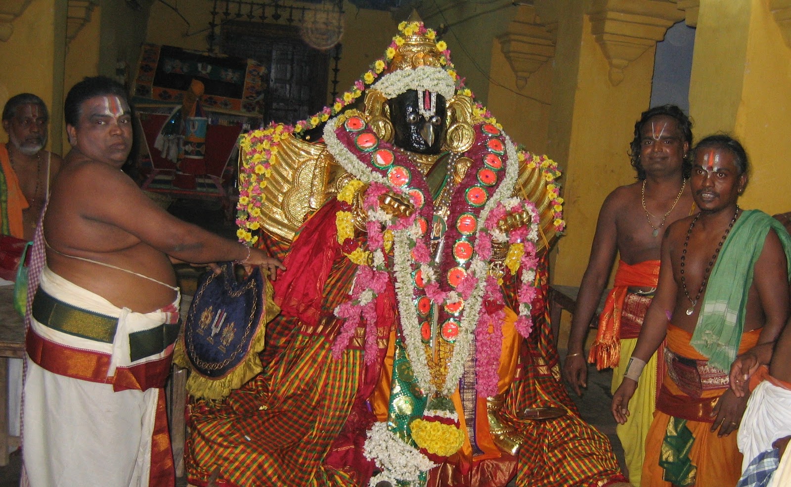 Temple, Travel and Sport: Kal Garuda Utsavam Nachiyar Koil